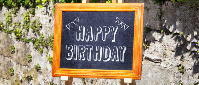 10 Best Birthday sign decor ideas | Blog | Front Signs