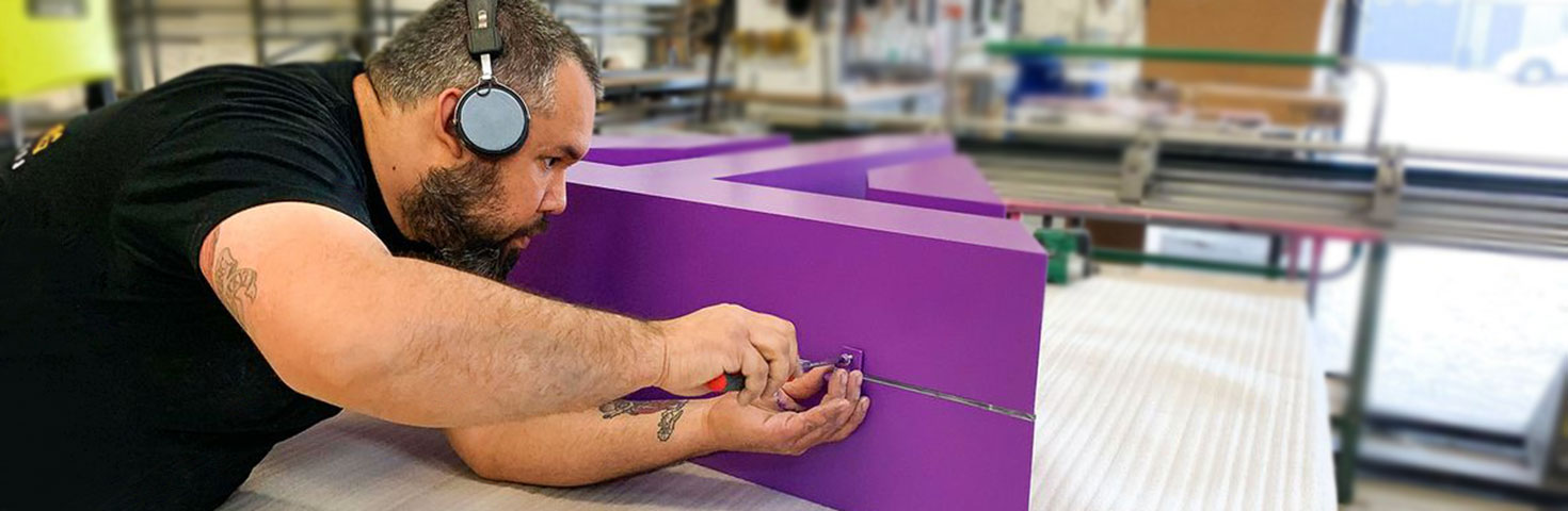 Sign Making and Installation | Los Angeles and US-wide | Front Signs