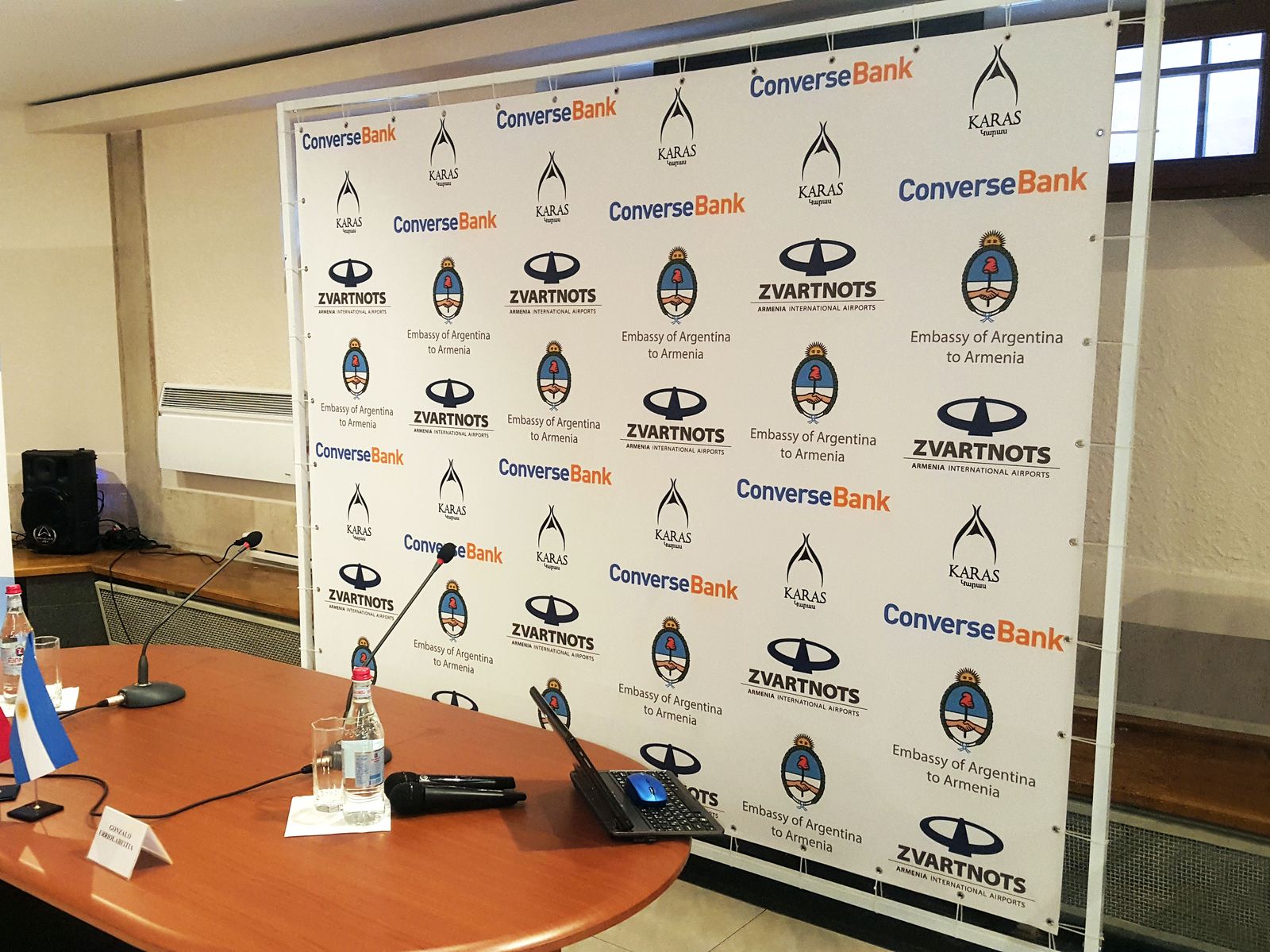 Backdrop Telescopic Vinyl Banner For A Press Conference Front Signs