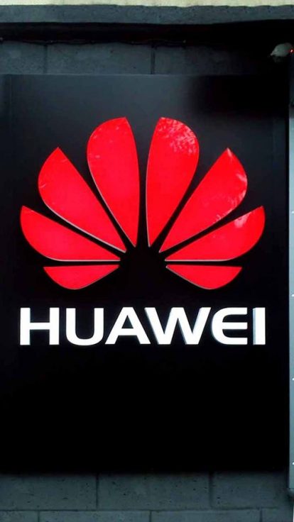 Large illuminated sign with the logo of Huawei | Front Signs