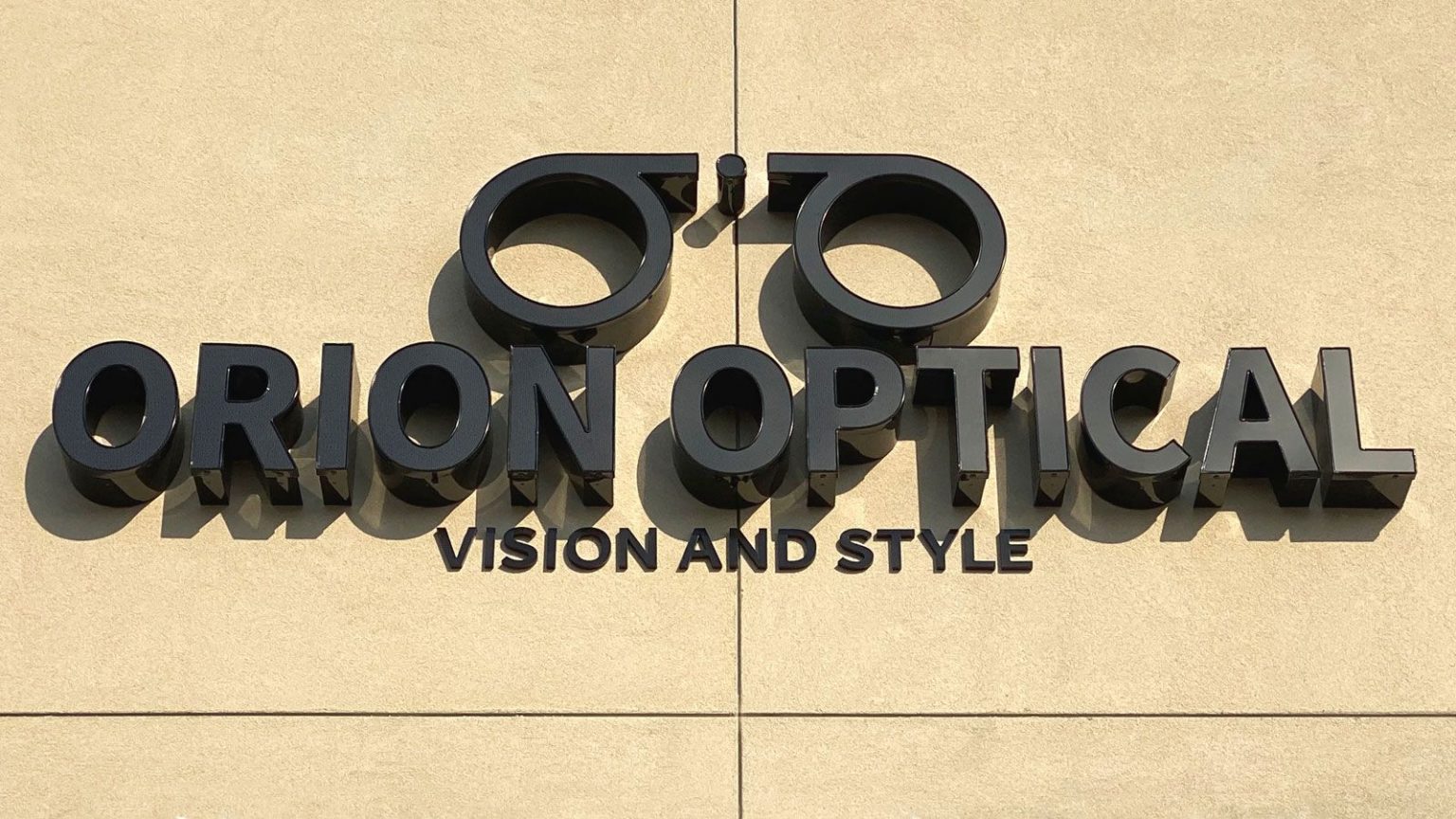 Orion Optical outdoor illuminated signage | Front Signs
