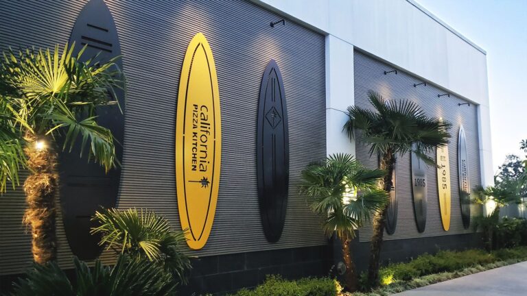 Restaurant Signs | Outdoor Restaurant Signs | Los Angeles | Front Signs