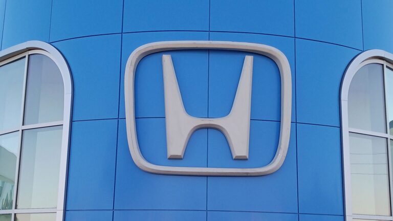 Honda high rise building logo signage repair | Front Signs
