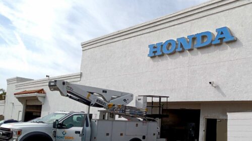Honda building top channel letter signage repair | Front Signs