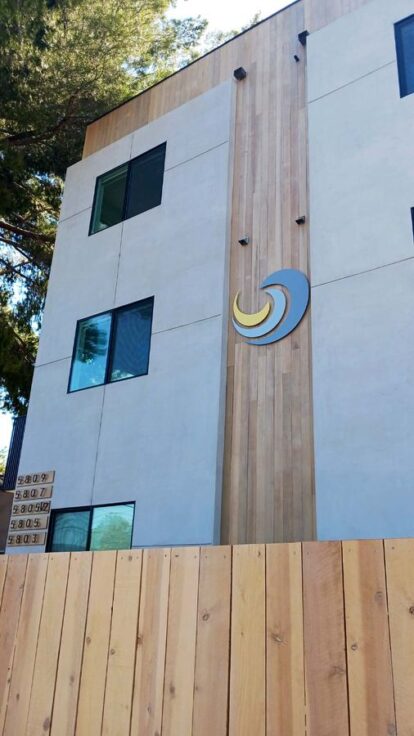 Silicon Beach Treatment Center building sign | Front Signs