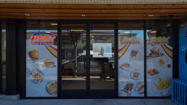 Kickin fish & chicken window decals for promotions | Front Signs