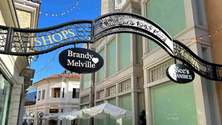 Eye-catching store signs installed outdoors | Front Signs