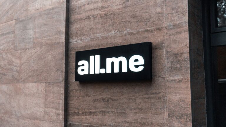 Custom push through letters mounted on the building | Front Signs