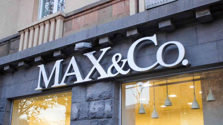 Customized acrylic 3D letters for Max&Co store | Front Signs