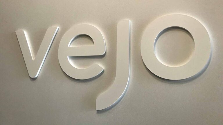 Wall-mounted dimensional letters made of PVC | Front Signs