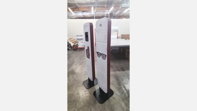 Custom-made stand signs for a sports event | Front Signs