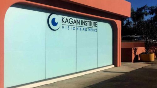Vinyl lettering on the storefront of Kagan Institute | Front Signs